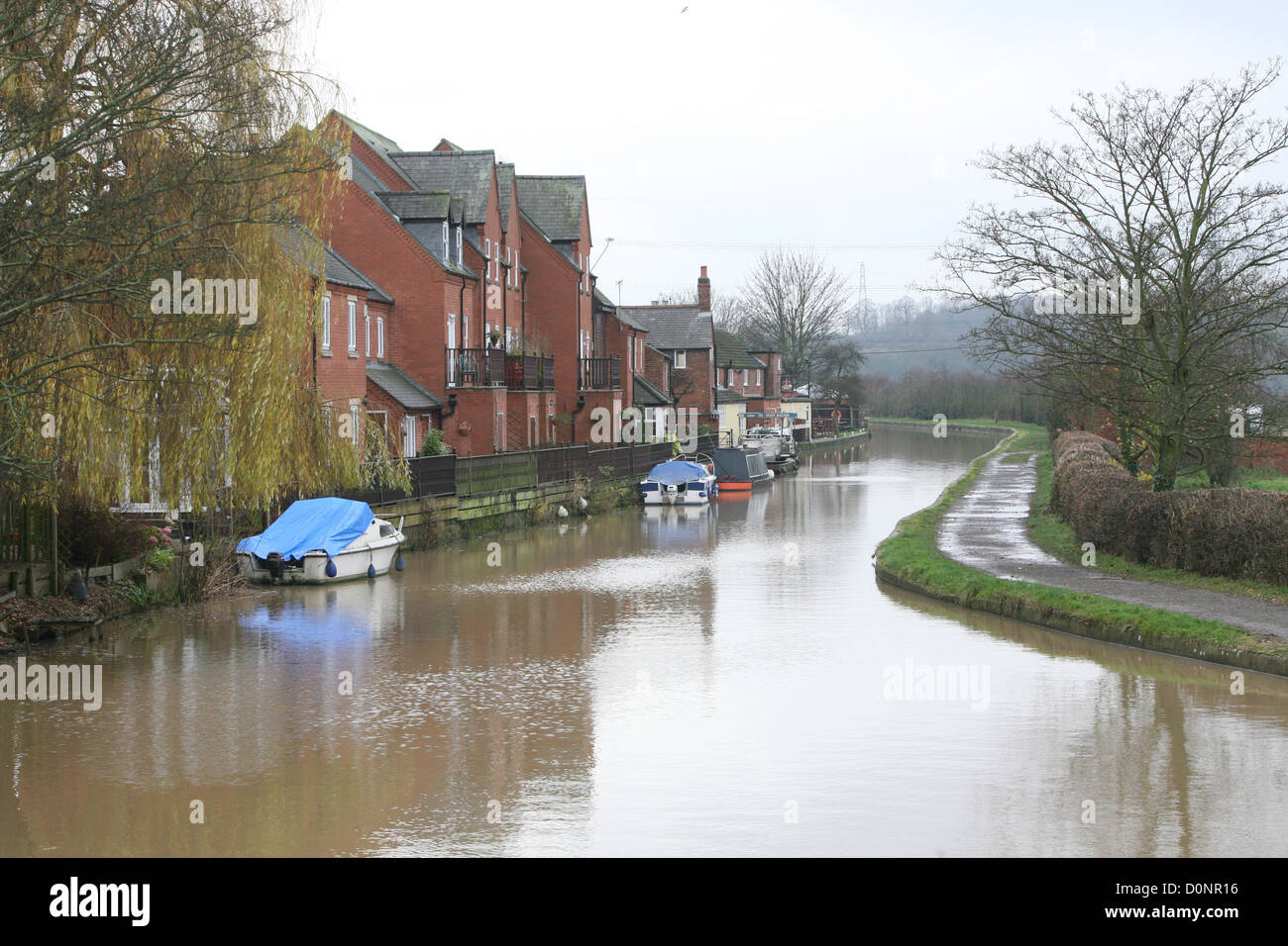 grand union canal at zouch nottinghamshire Stock Photo - Alamy