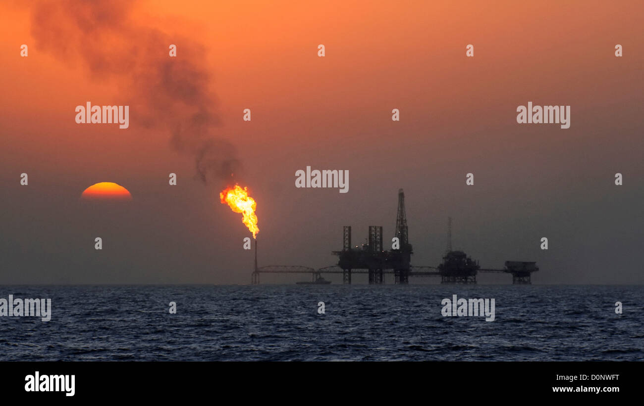 Oil Terminal in Persian Gulf Stock Photo - Alamy