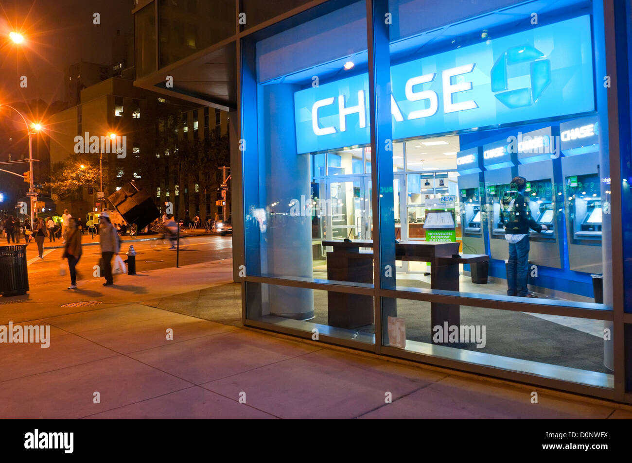 Chase bank atm hi-res stock photography and images - Alamy