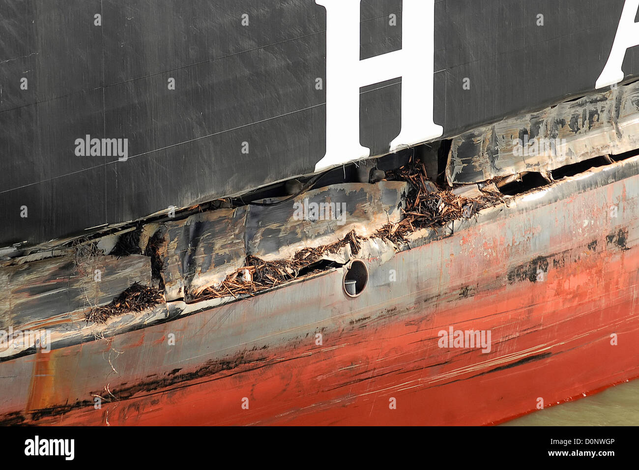 Damage to Hull of M/V Cosco Busan Stock Photo - Alamy