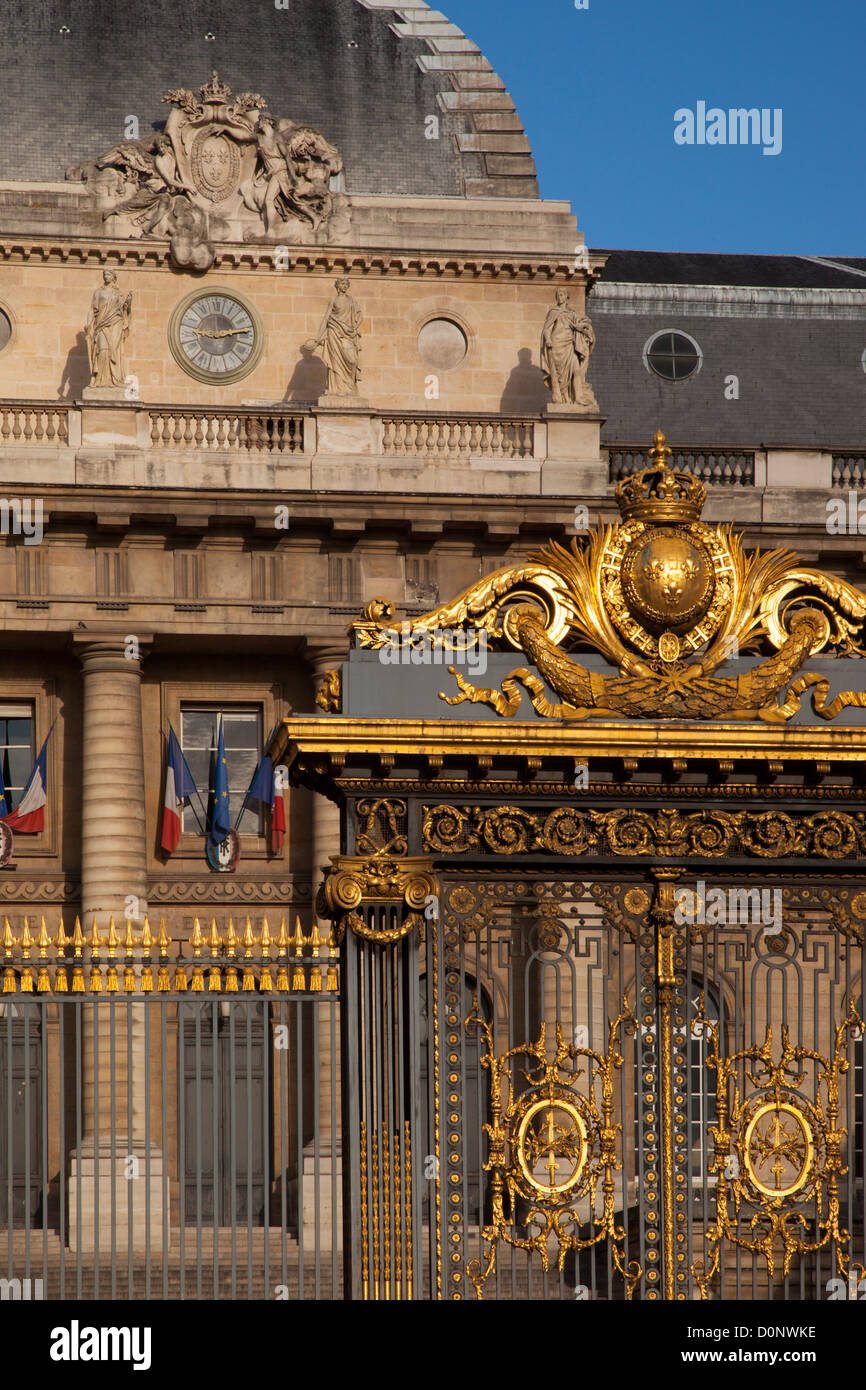 Ornate wrought iron gates hi-res stock photography and images - Alamy