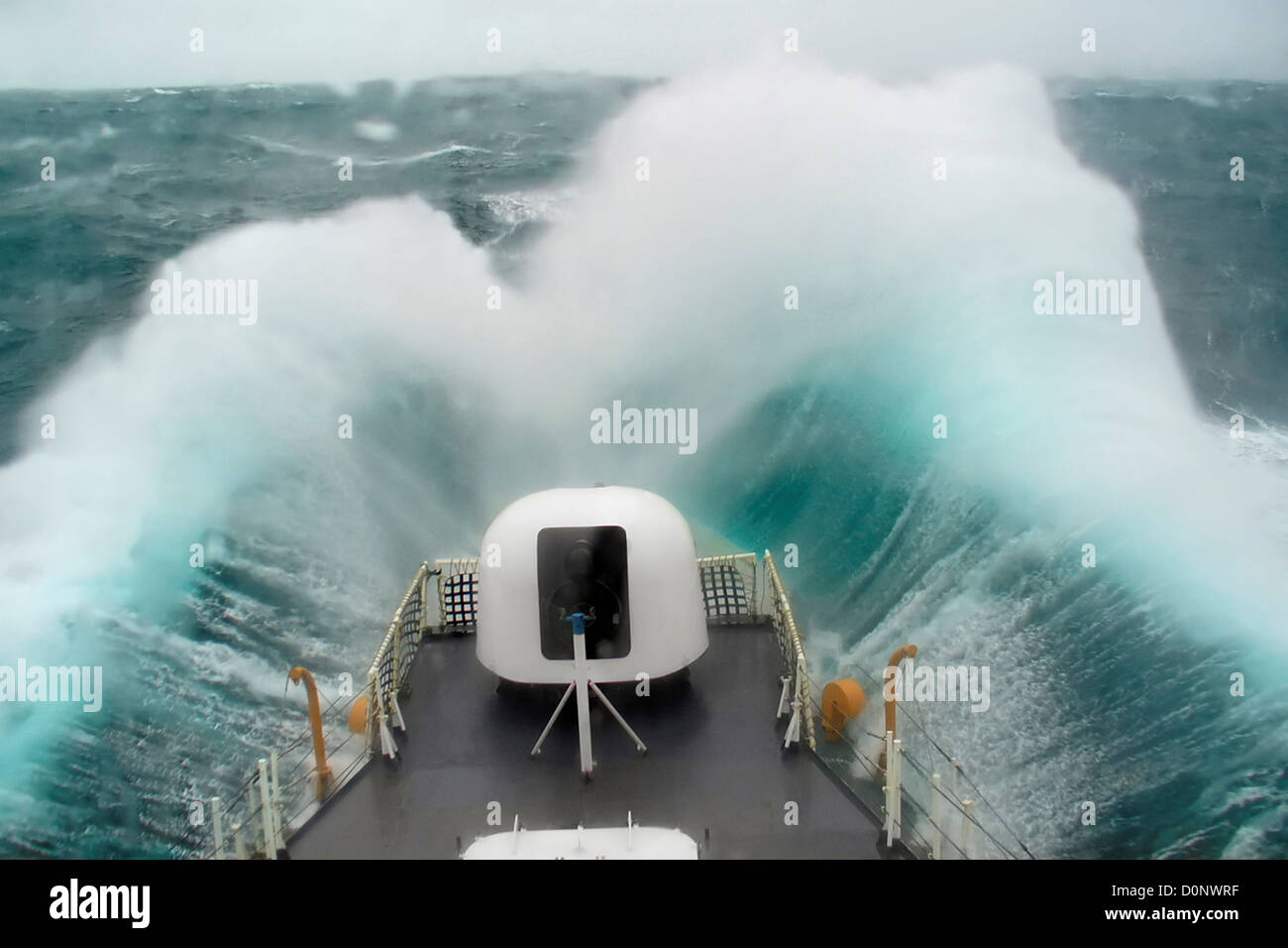 Wave cutter at bow hi-res stock photography and images - Alamy