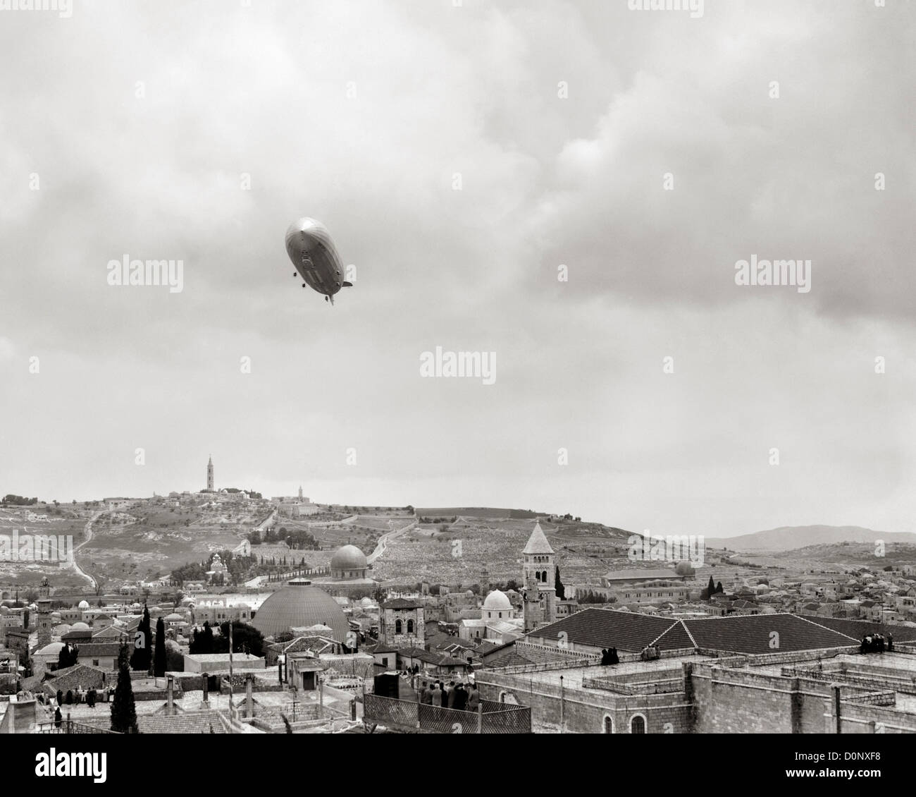 Graf zeppelin hi-res stock photography and images - Alamy