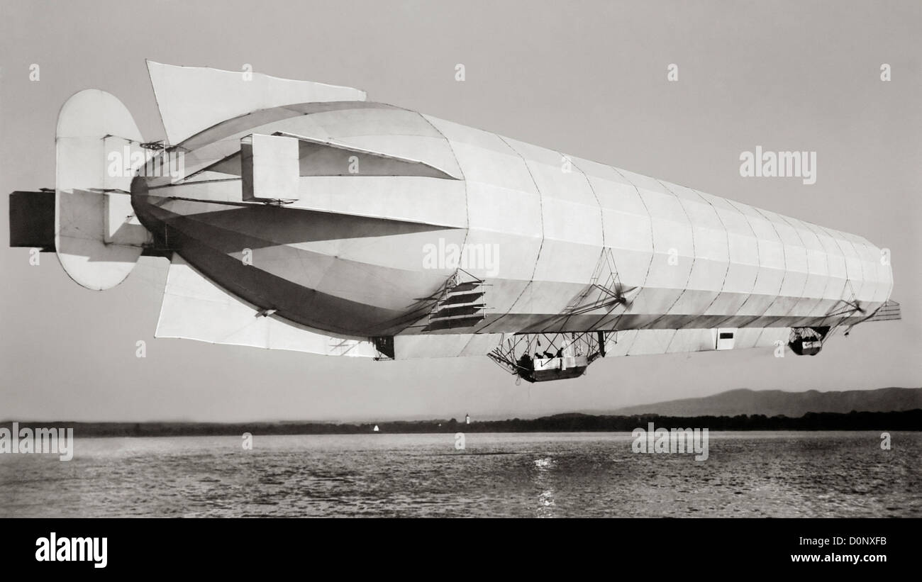 Lz airship hi-res stock photography and images - Alamy