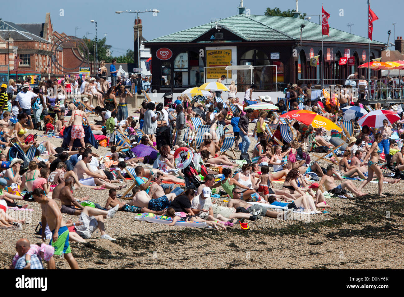 Beach Scene at Southend on Sea Stock Photo - Alamy