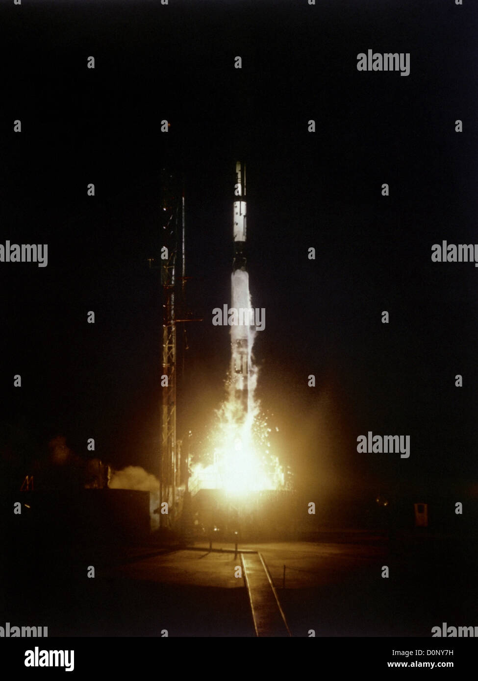 Vanguard rocket launch hi-res stock photography and images - Alamy