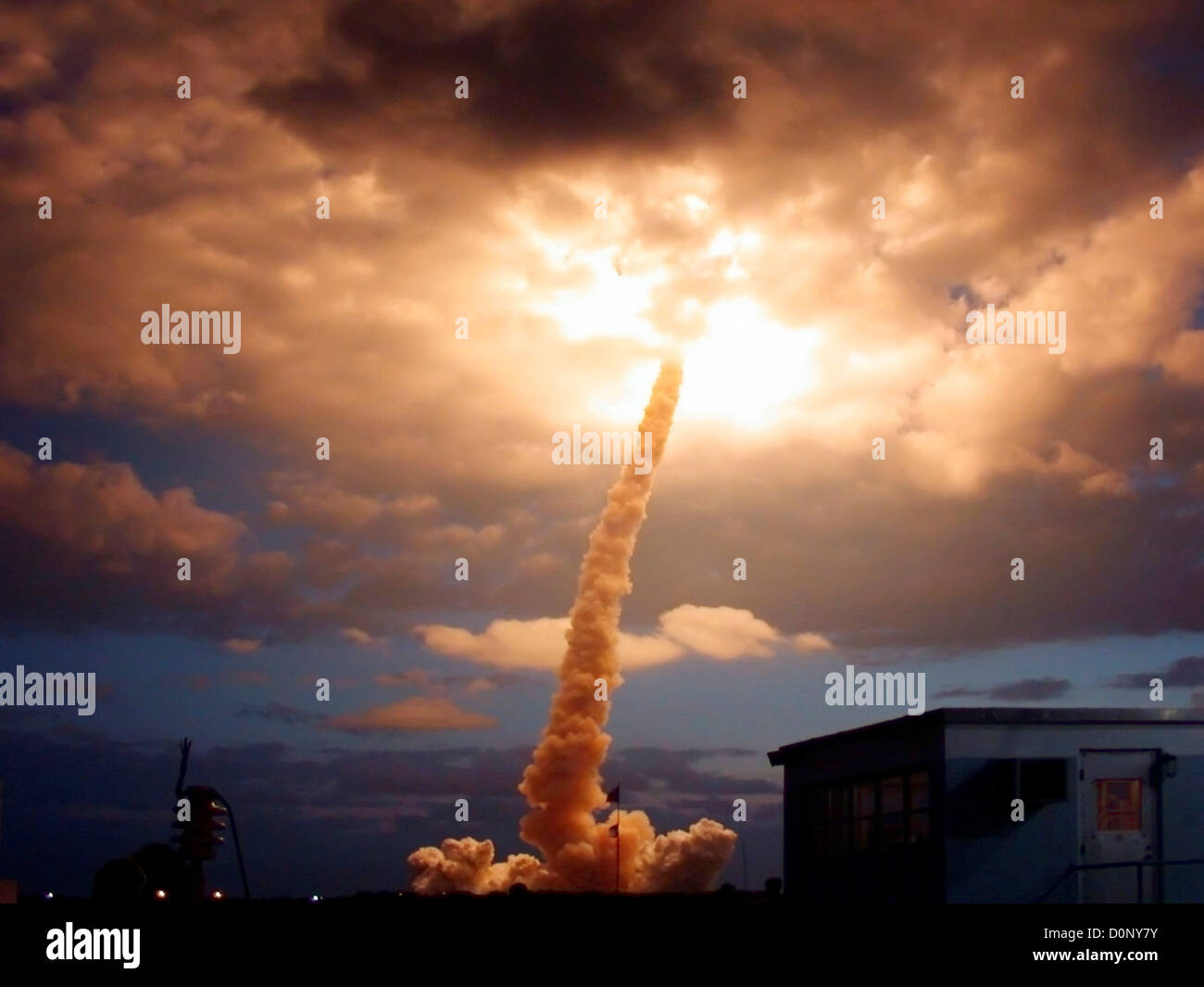 Launch of STS-109 Shuttle Mission Stock Photo - Alamy