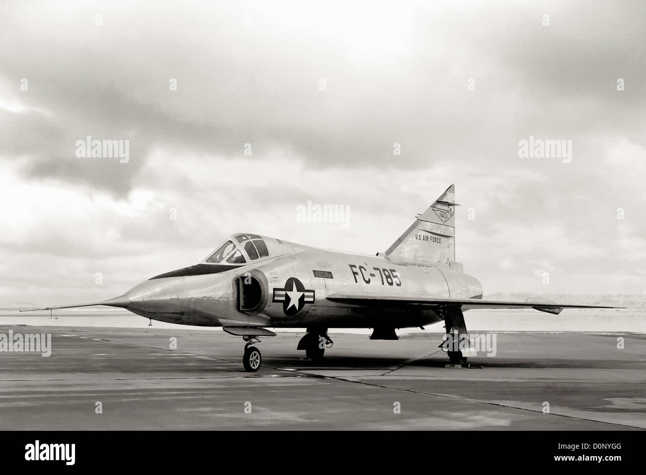 YF-102 Delta Dagger at NACA High Speed Flight Center Stock Photo - Alamy