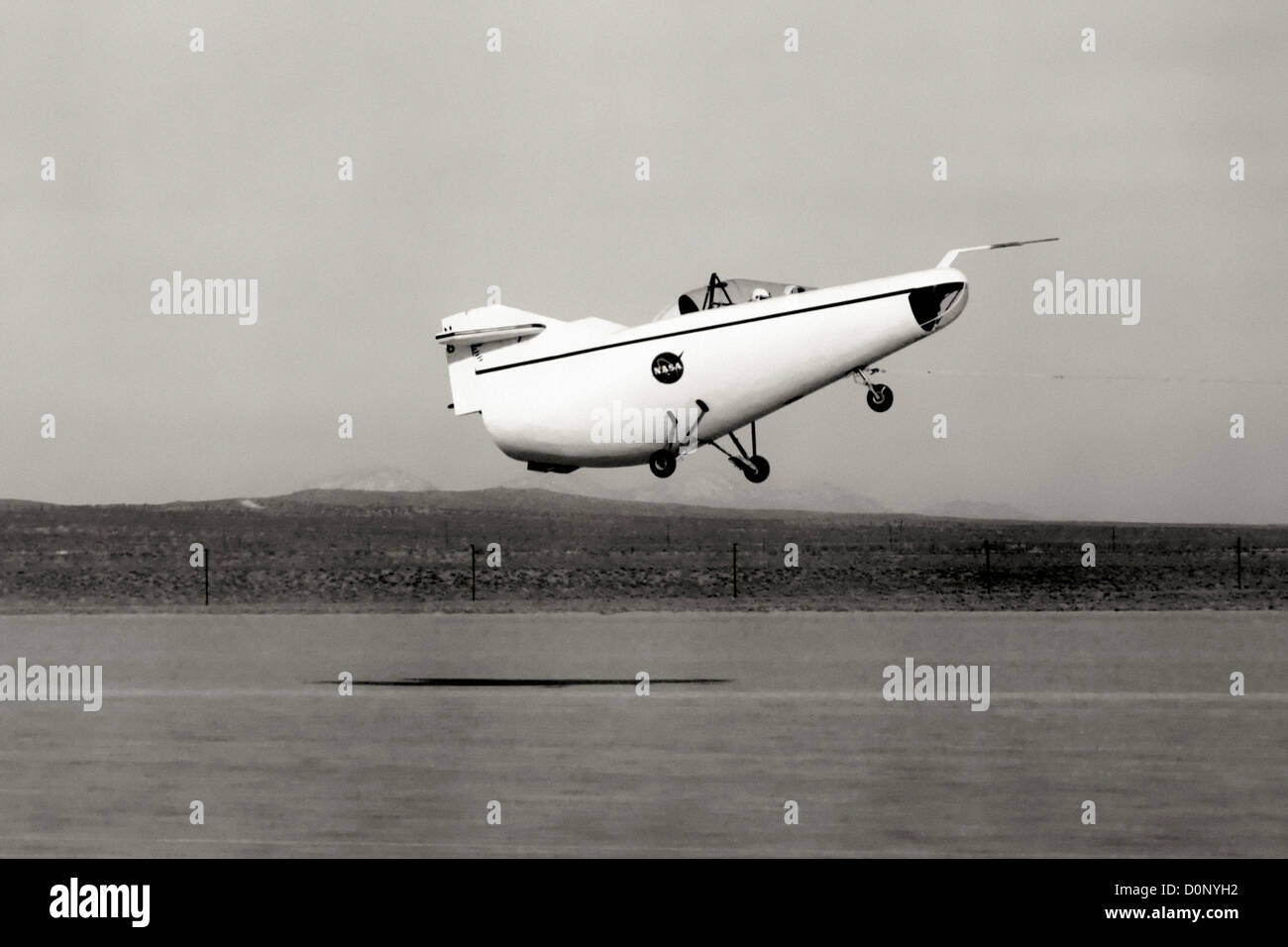 M2-F1 Lifting Body In Flight During Tow Stock Photo - Alamy