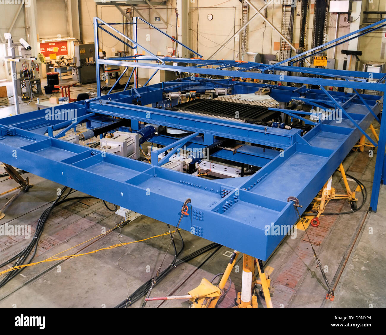 Flight loads laboratory hi-res stock photography and images - Alamy