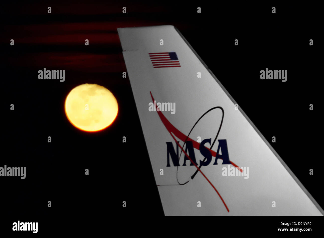 Boeing and moon hi-res stock photography and images - Alamy