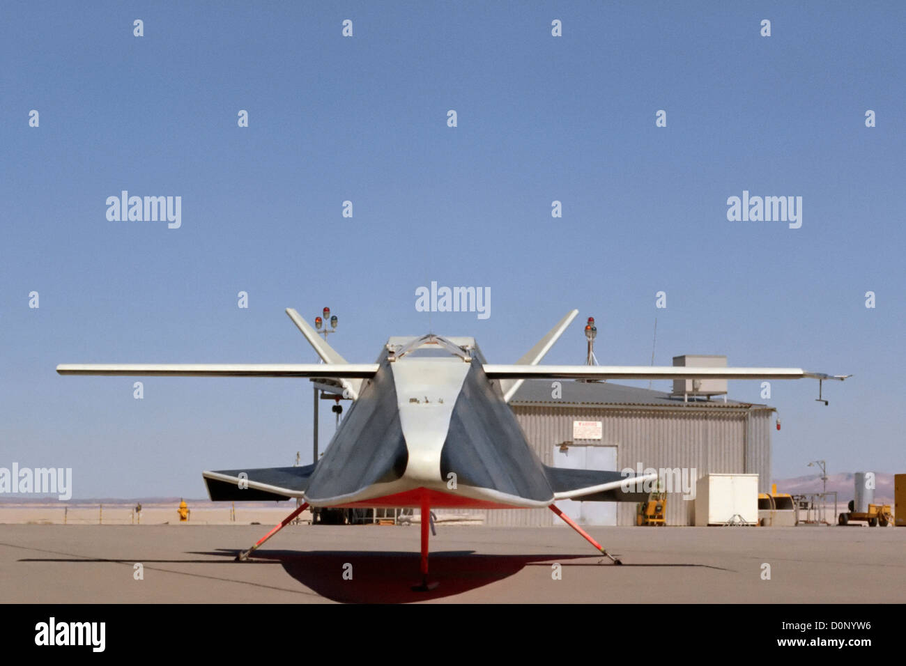 Aircraft on the ramp hi-res stock photography and images - Alamy