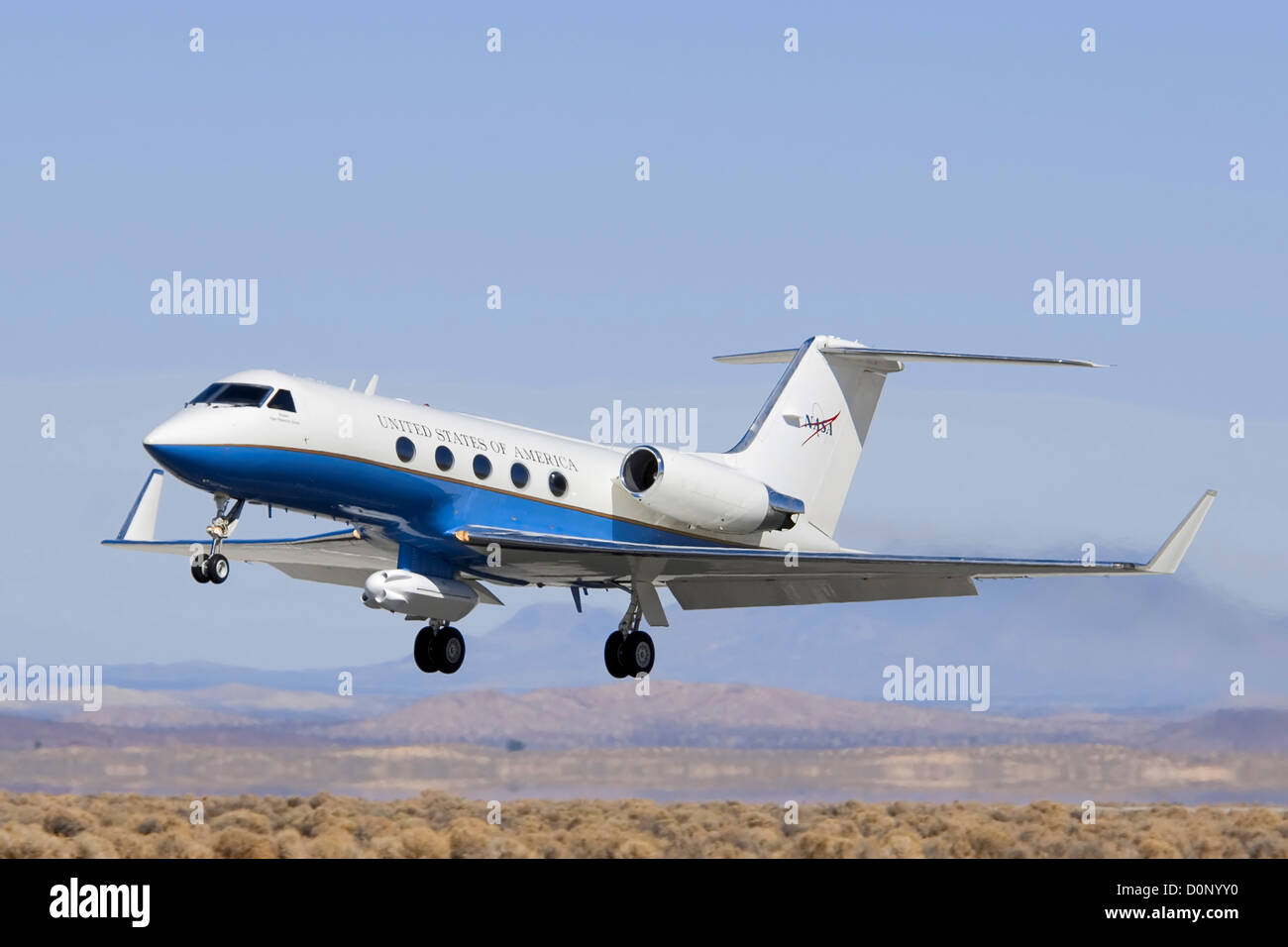 Synthetic Aperture Radar Pod Stock Photo - Alamy