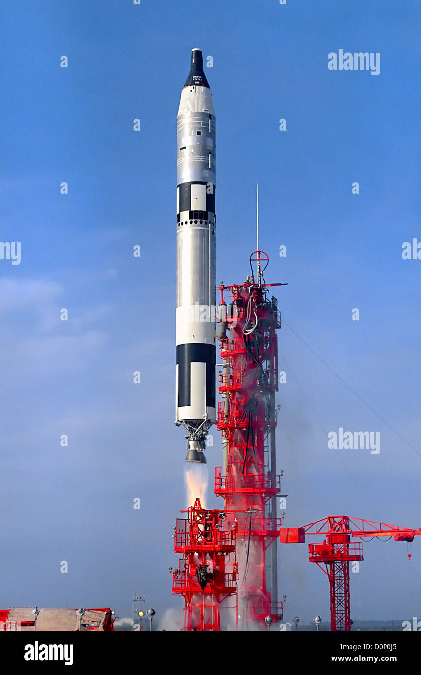 Gemini launch rocket hi-res stock photography and images - Alamy