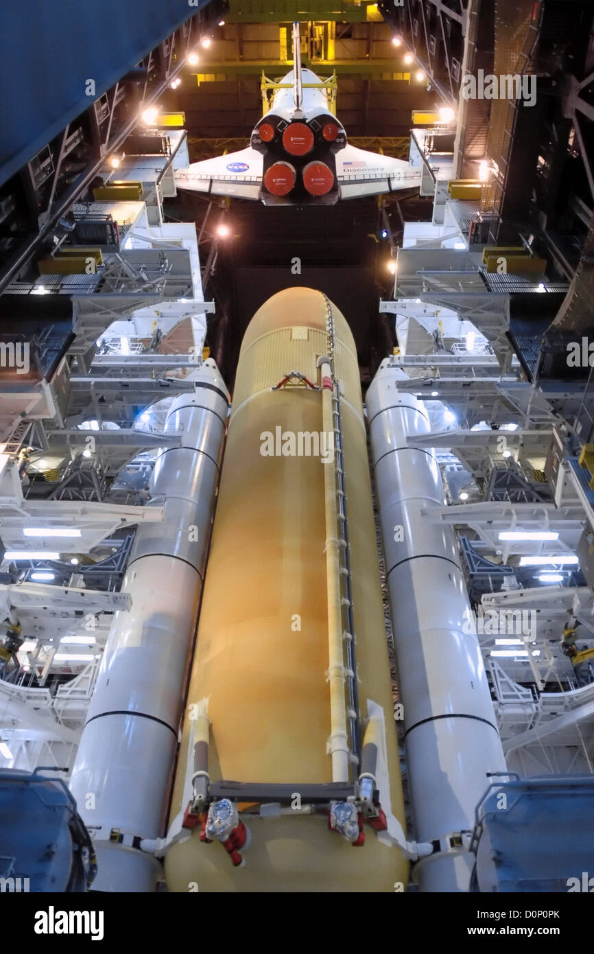 Joining Space Shuttle and Fuel Tanks Stock Photo - Alamy