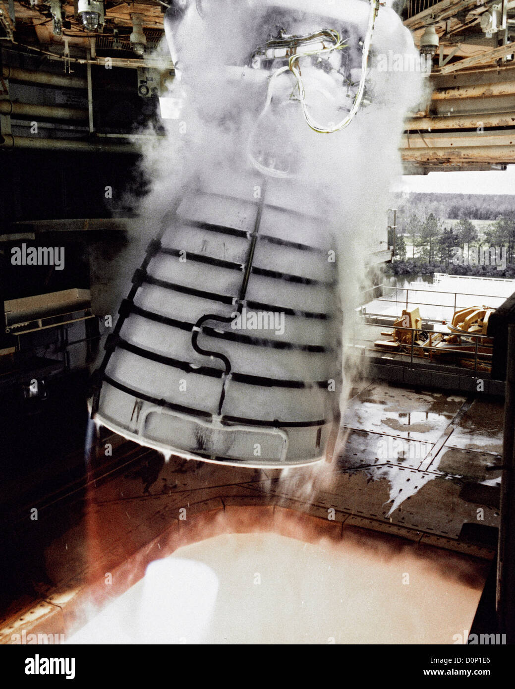 Space shuttle main engine hi-res stock photography and images - Alamy