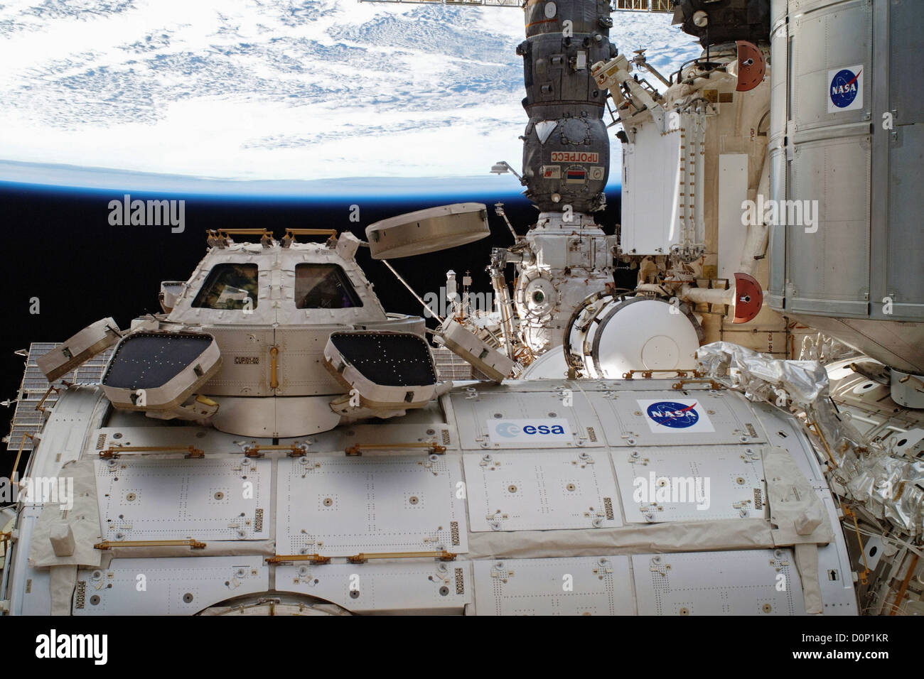 International space station modules hi-res stock photography and images ...
