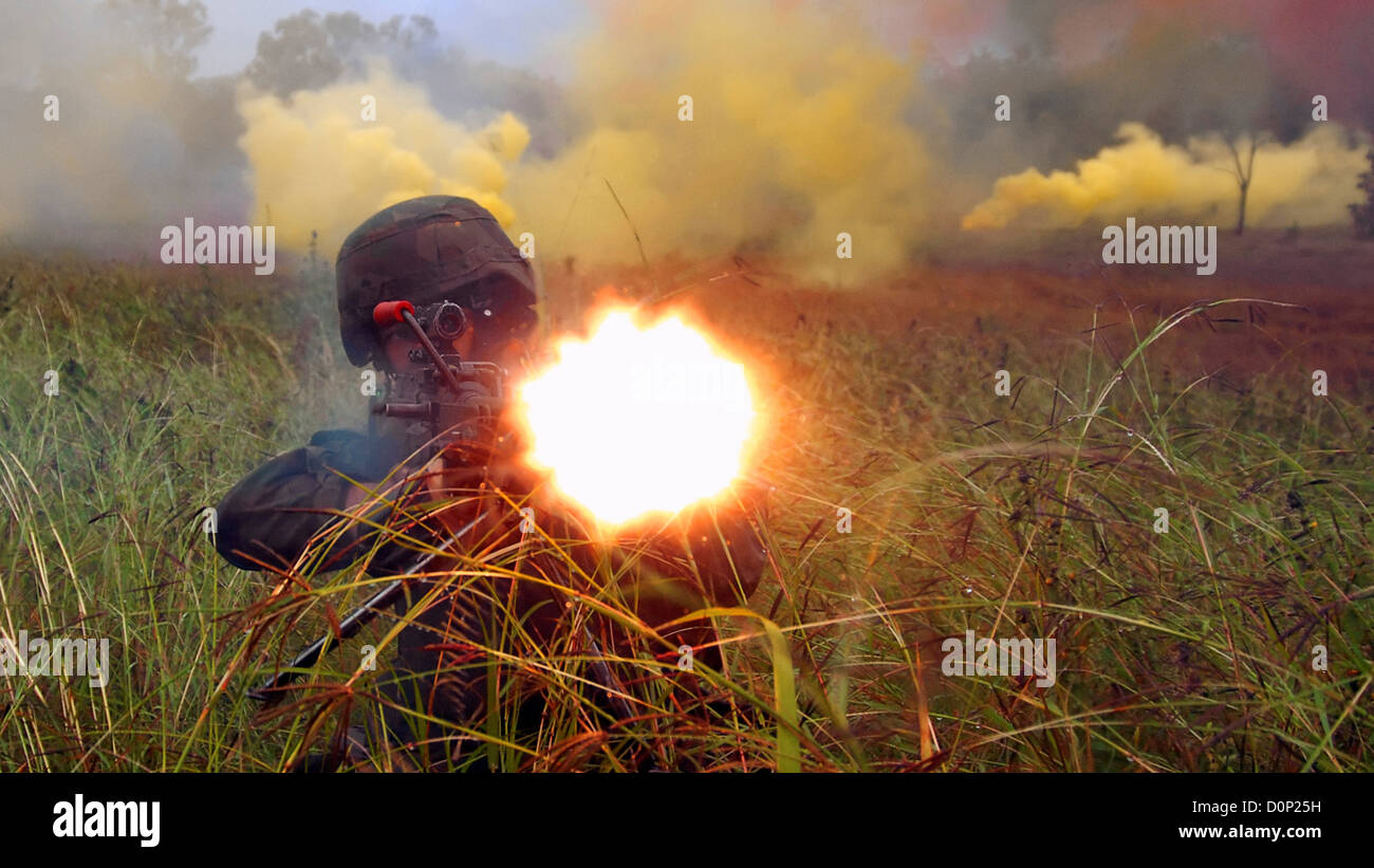 Australian defense force soldier hi-res stock photography and images ...