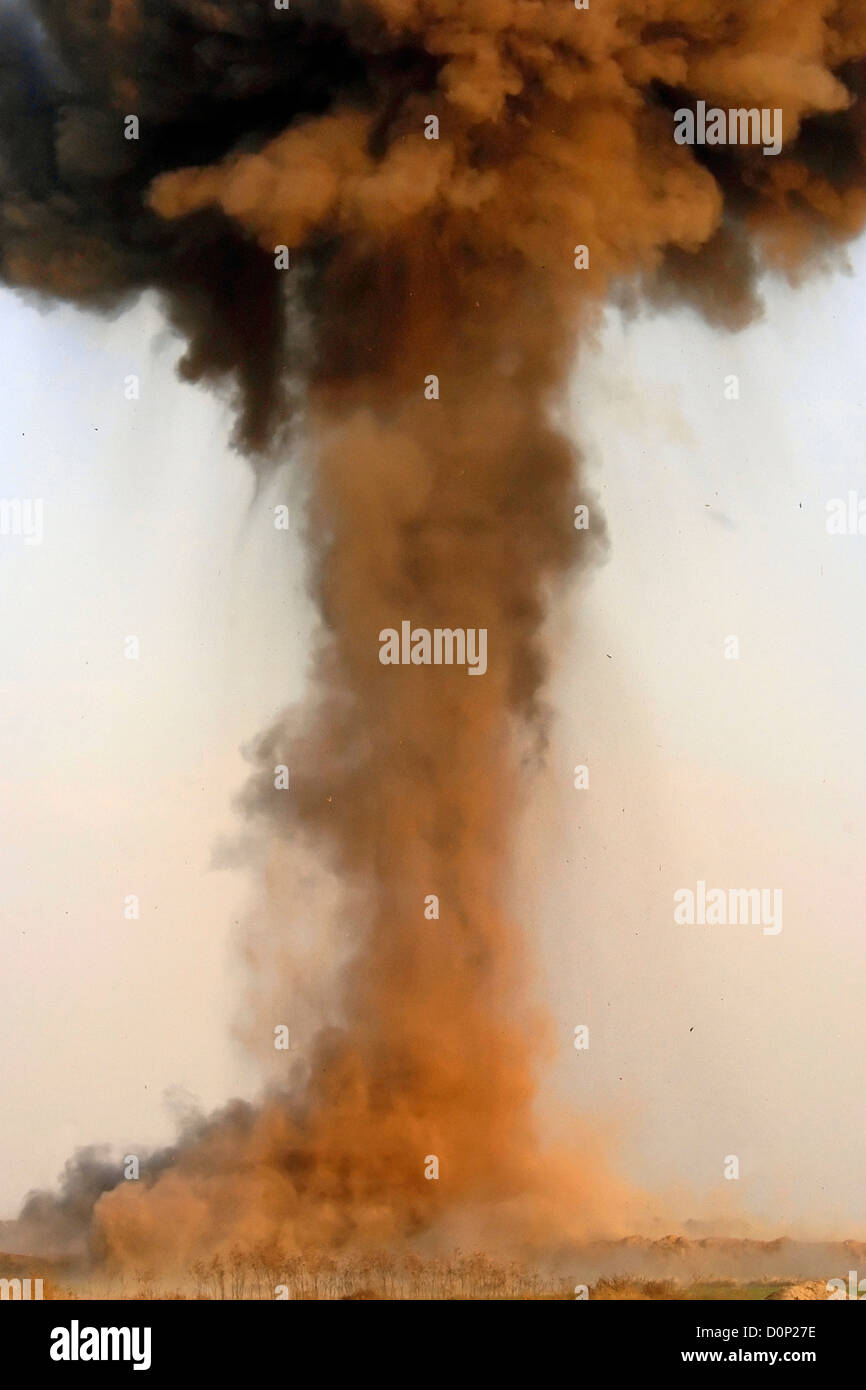 Detonation hi-res stock photography and images - Alamy