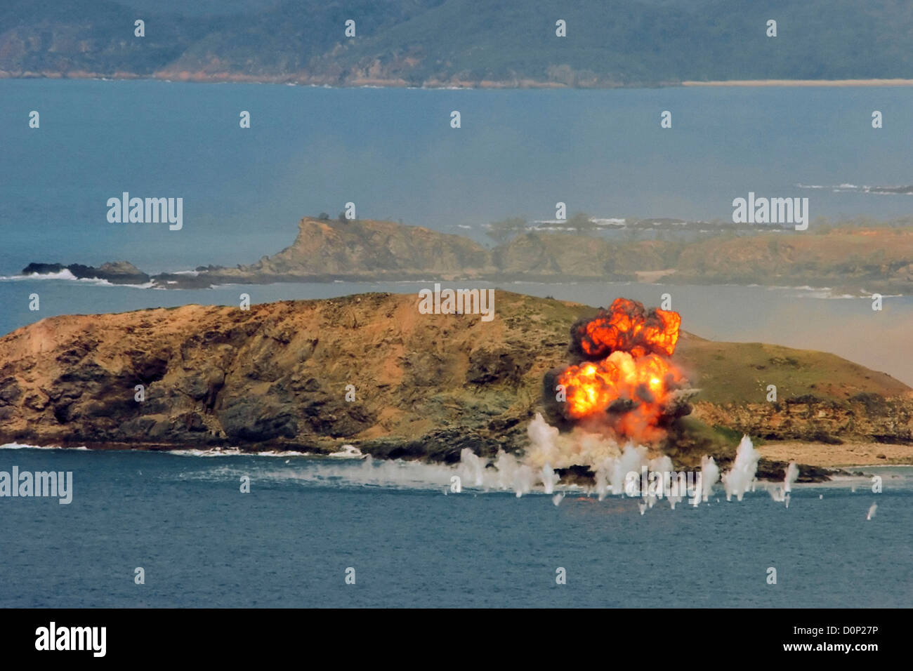 Bombs dropping hi-res stock photography and images - Alamy