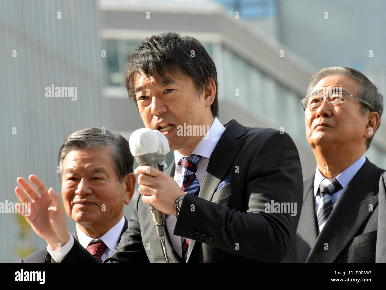 November 29, 2012, Tokyo, Japan - Mayor Toru Hashimoto of Osaka gives a ...