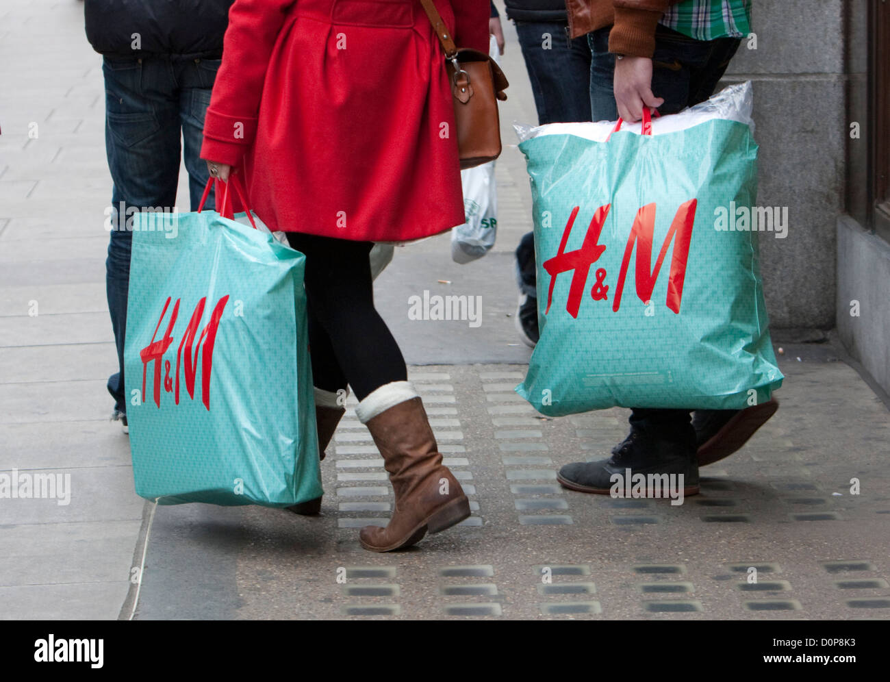 shoppers in london, oxford street Stock Photo - Alamy