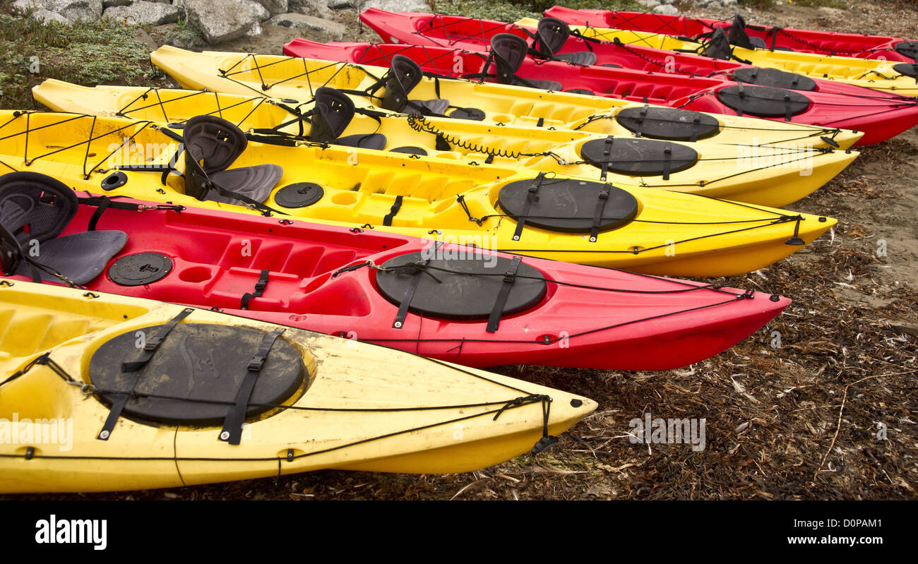 Colorful kayaks hi-res stock photography and images - Alamy