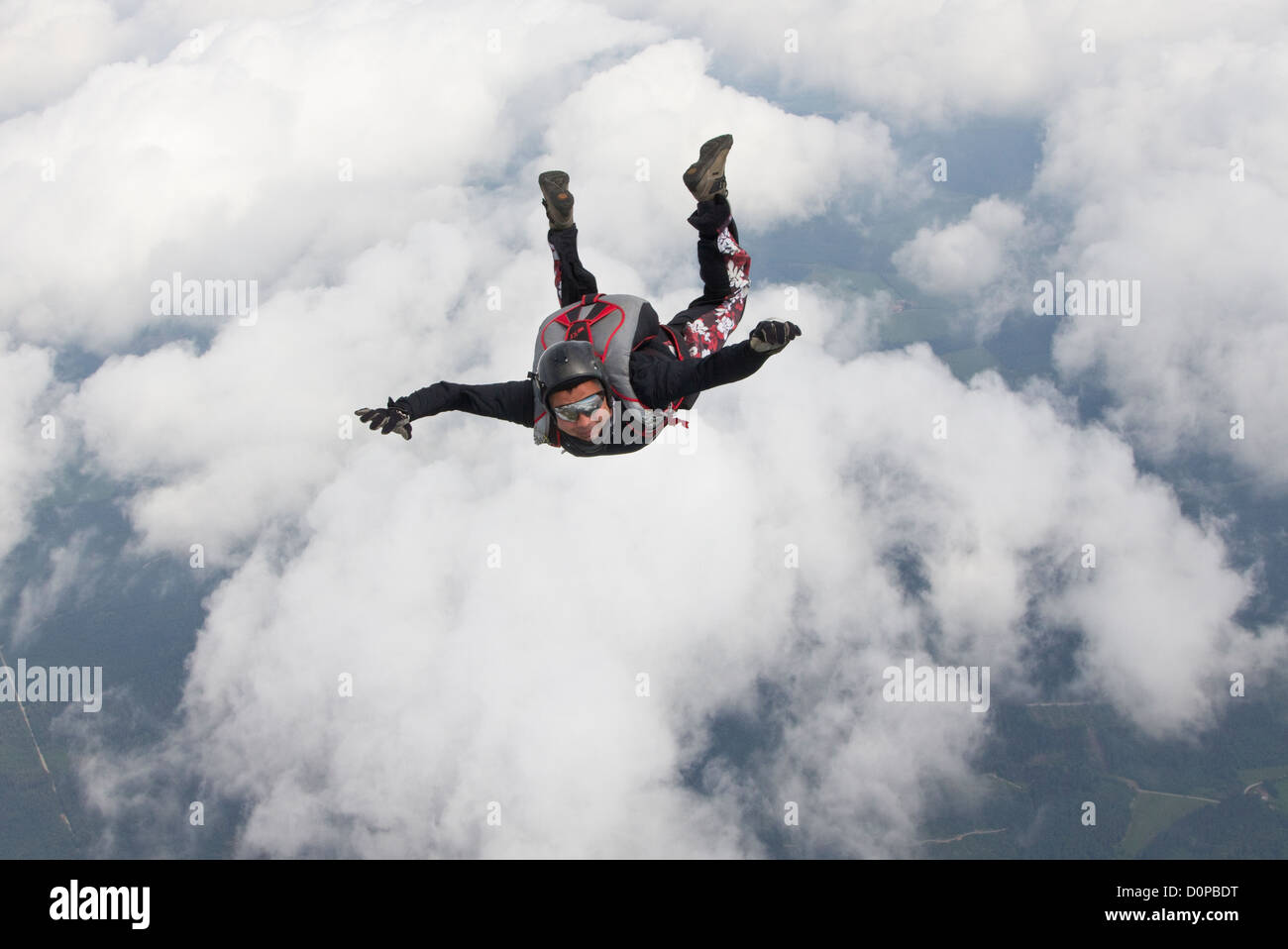 Man over 55 years is falling through the sky with over 120mph. He's ...