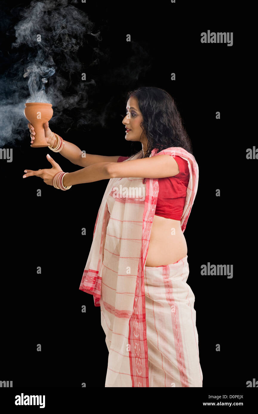 Bengali Dance High Resolution Stock Photography and Images - Alamy