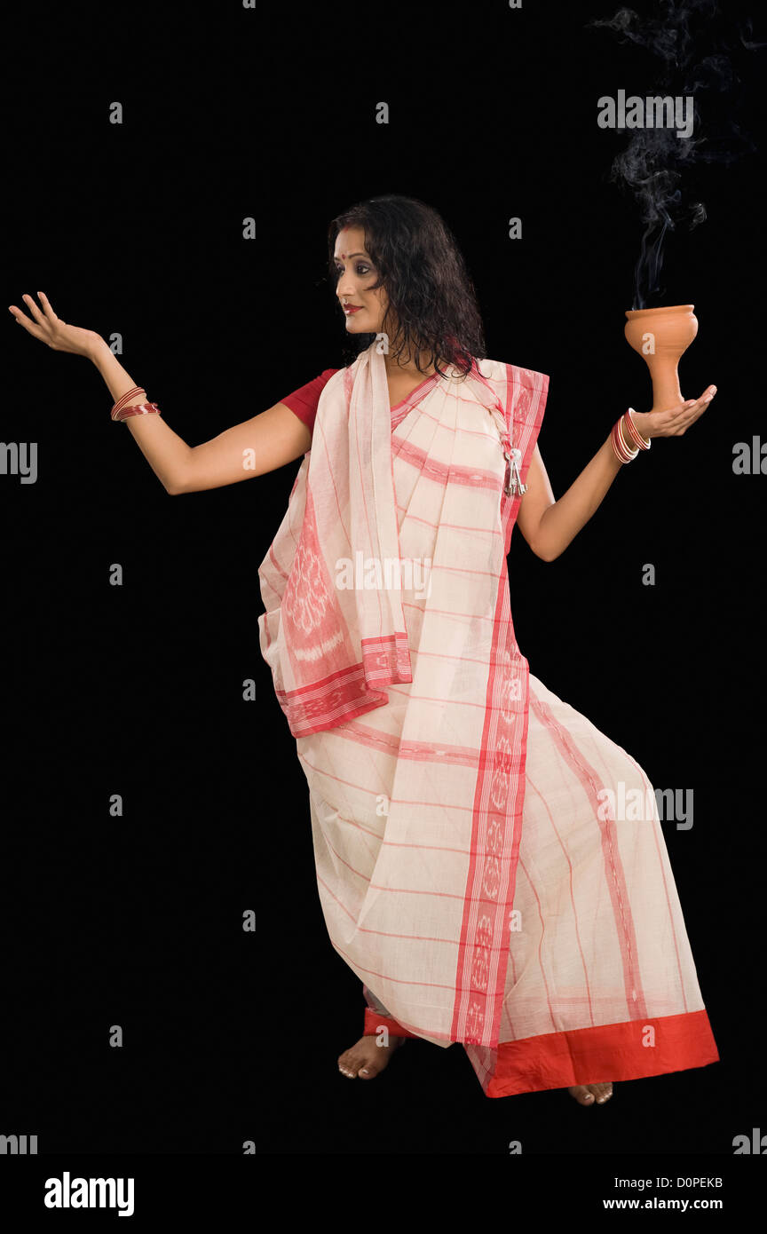 Bengali Dance High Resolution Stock Photography and Images - Alamy