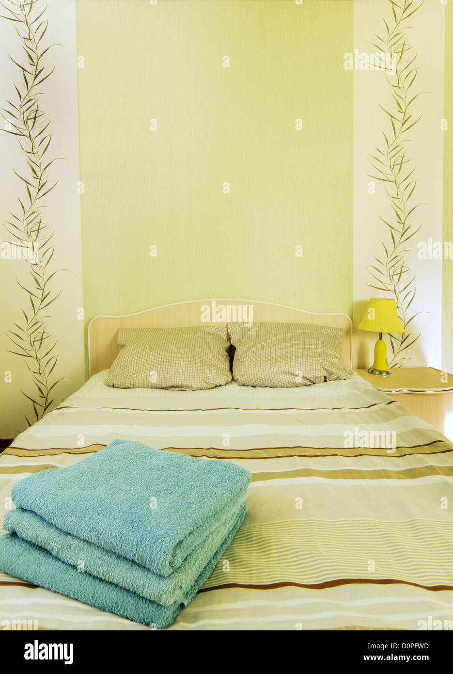 Modern and common hotel room Stock Photo - Alamy