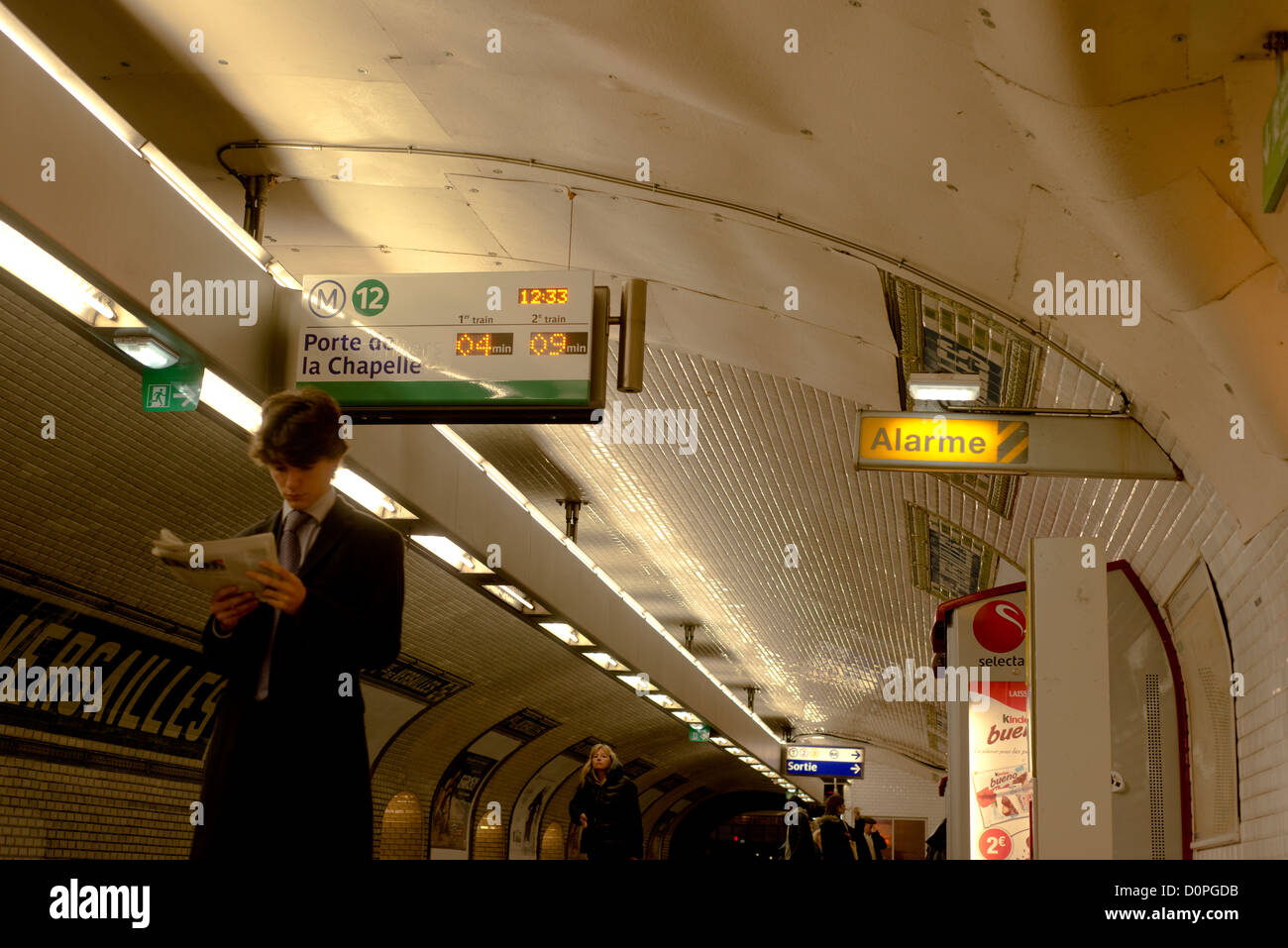 Underground signs in subway hi-res stock photography and images - Alamy