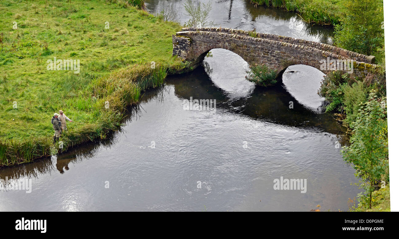 bridge over river wye, haddon hall derbyshire uk Stock Photo - Alamy