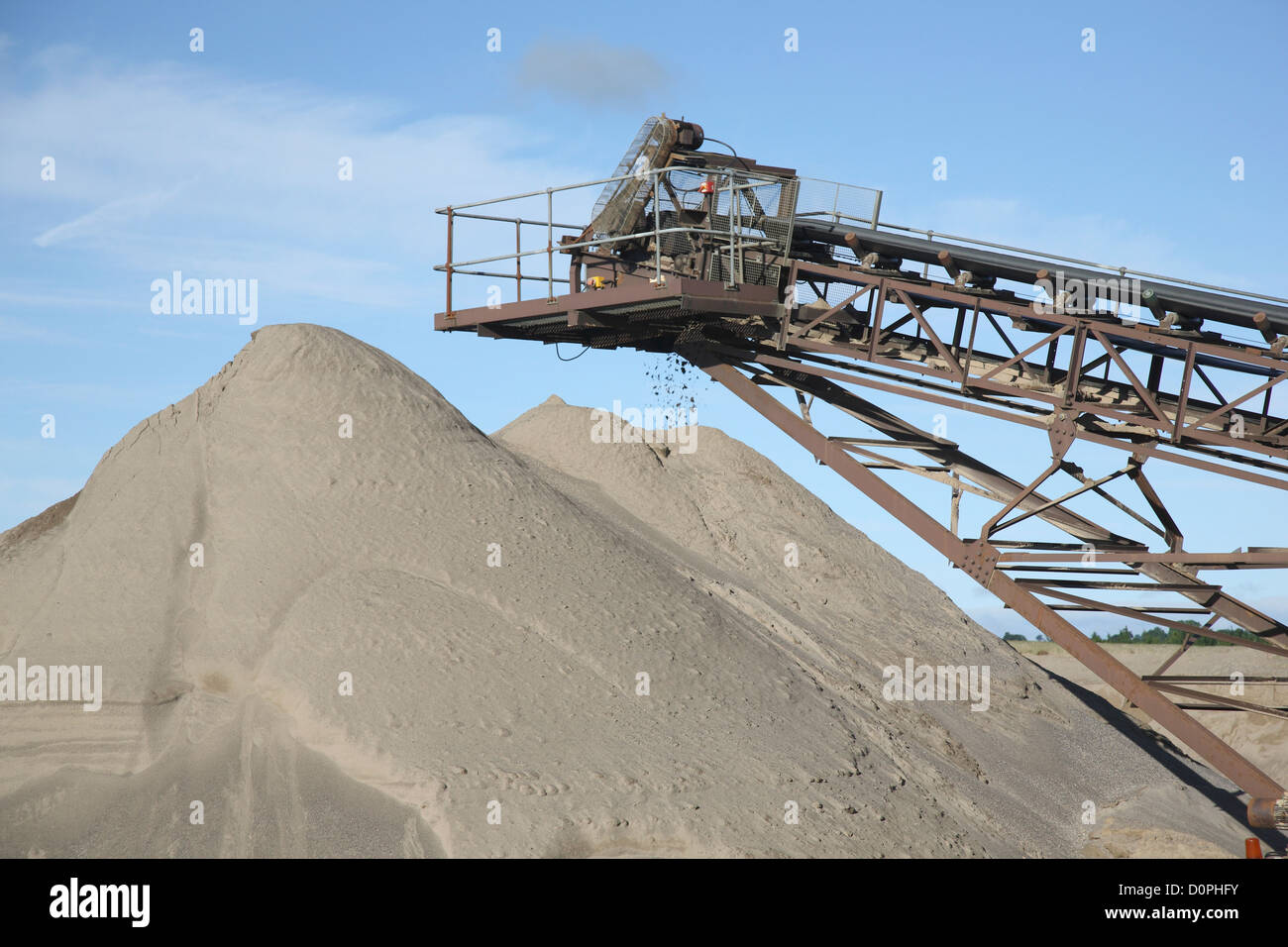 Stock pile aggregate gravel sand hi-res stock photography and images ...