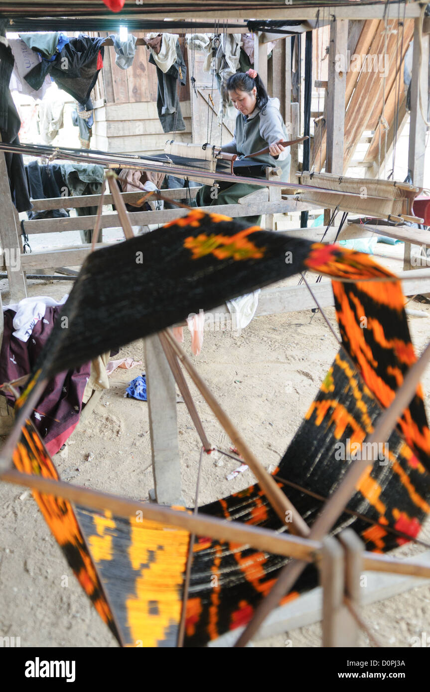 Lao arts and crafts hi-res stock photography and images - Alamy