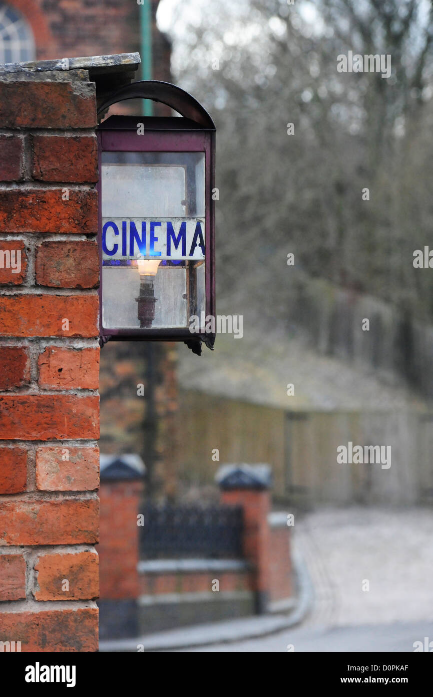 Old cinema sign hi-res stock photography and images - Alamy