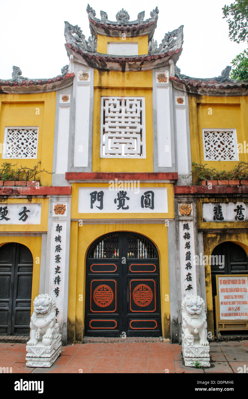 Vietnamese gate hi-res stock photography and images - Alamy