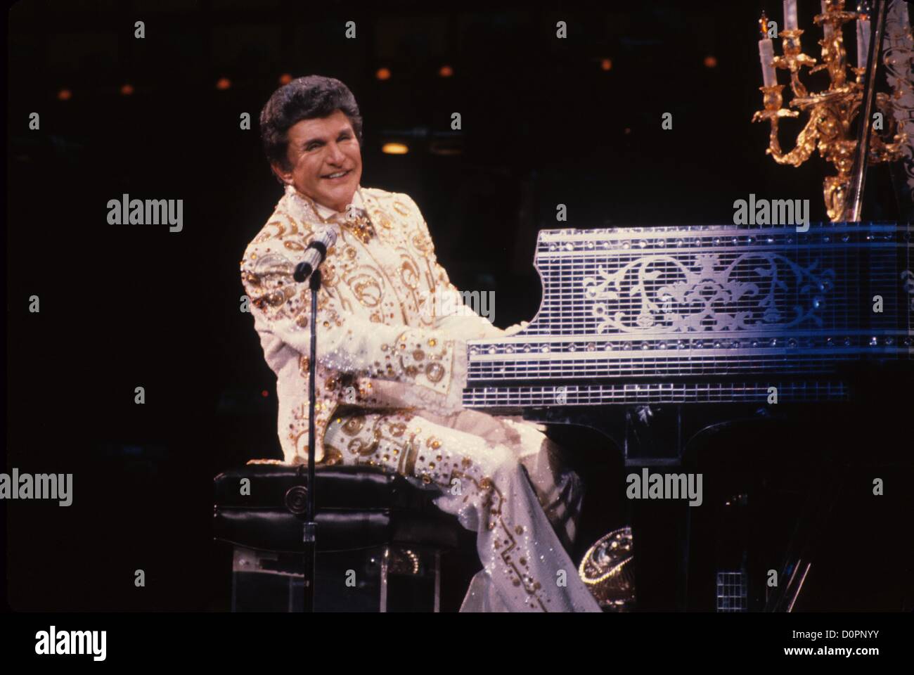 Liberace hi-res stock photography and images - Alamy
