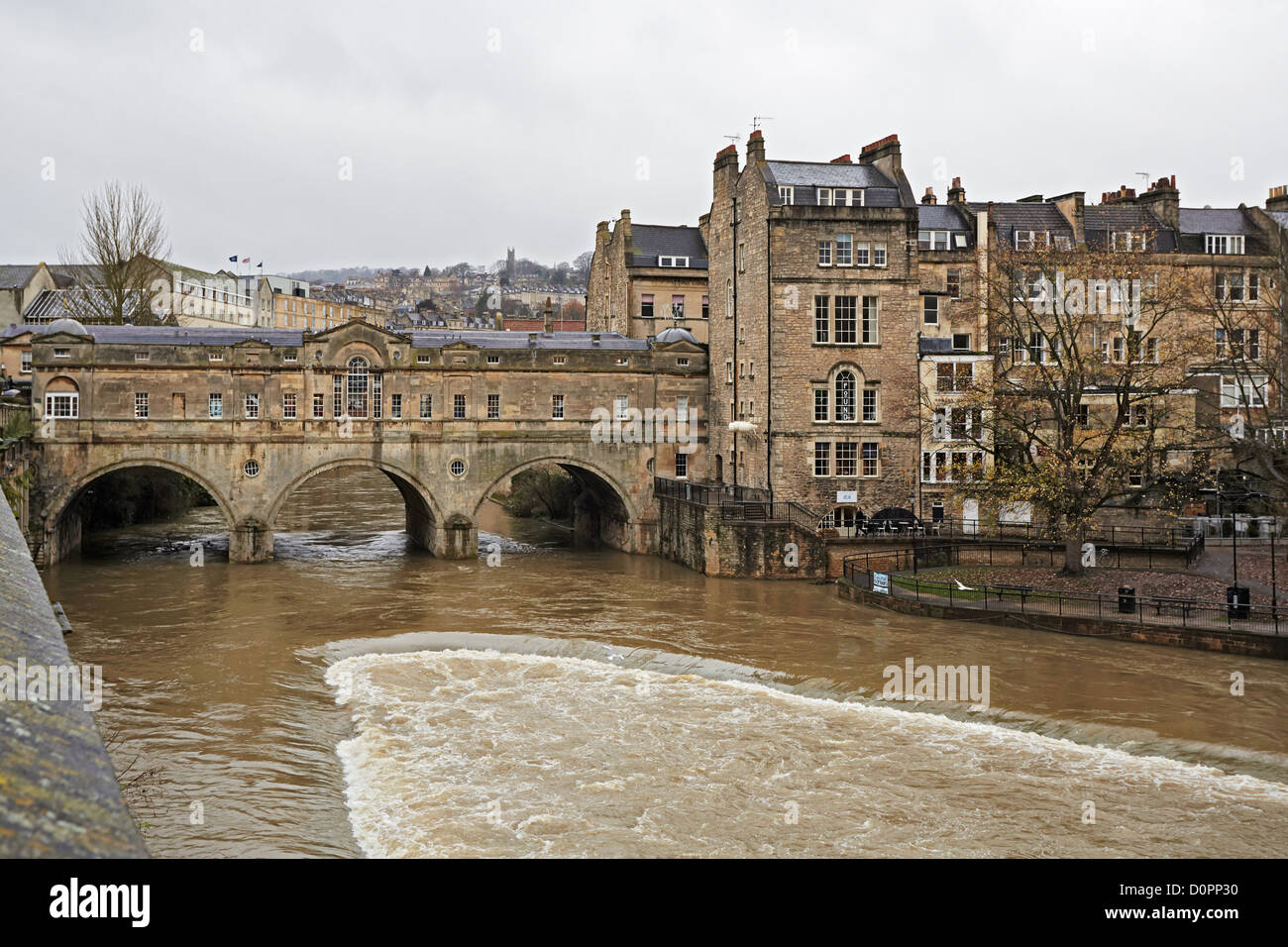 Bath Pulteney bridge and the river Avon in flood Stock Photo - Alamy