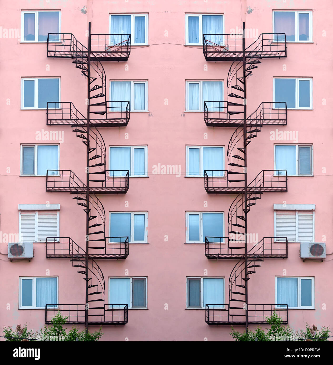 Stair step facade hi-res stock photography and images - Alamy