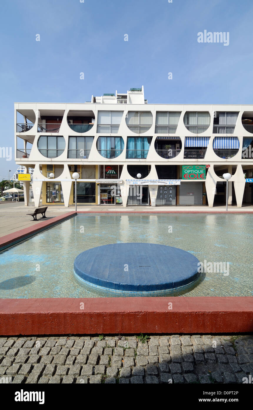 Delta Building (1971) & Modern Geometric Pool designed by Jean Balladur ...