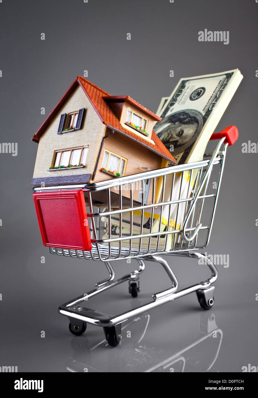 shopping cart and house Stock Photo - Alamy