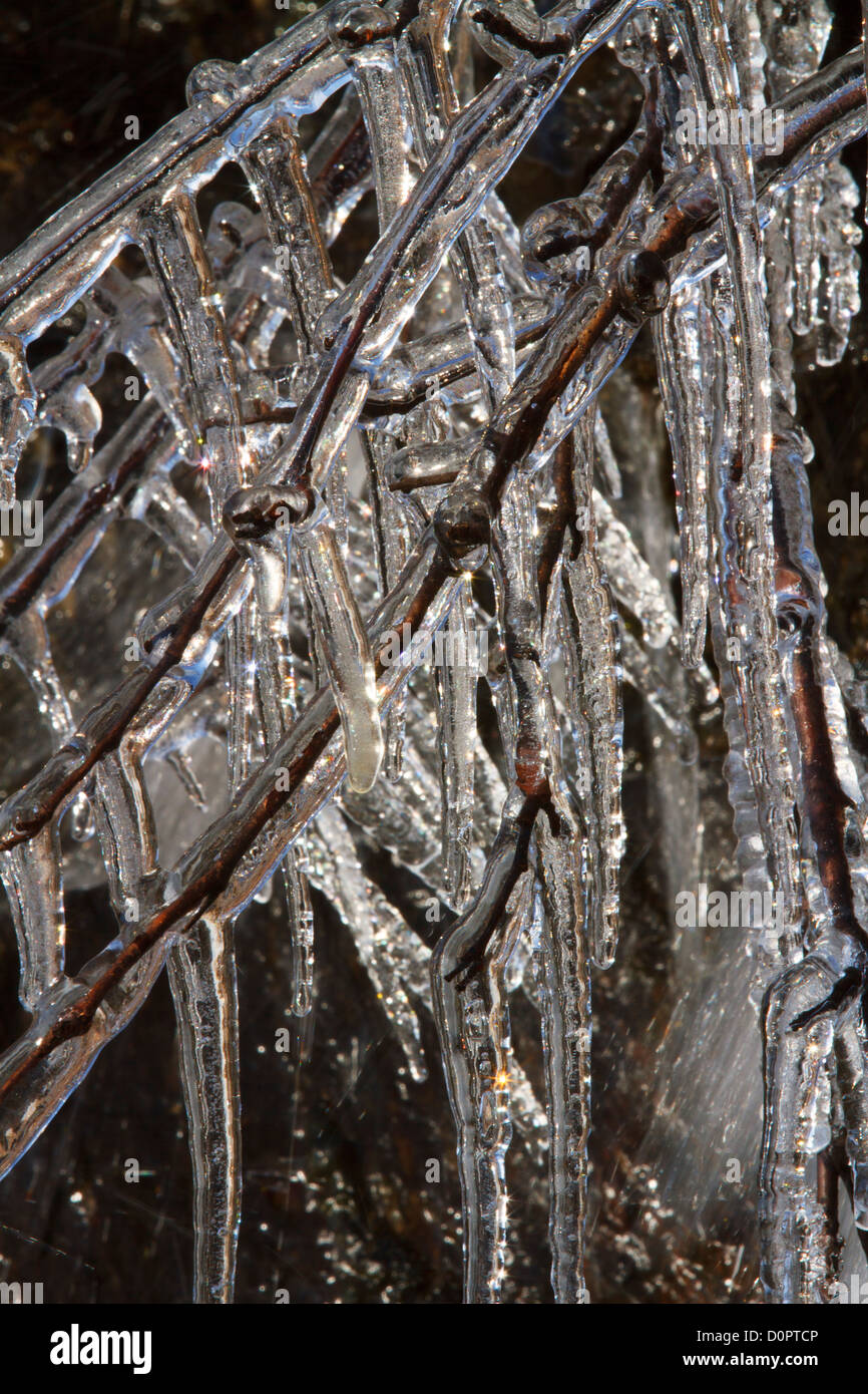 Waterfalls with icicles hi-res stock photography and images - Alamy