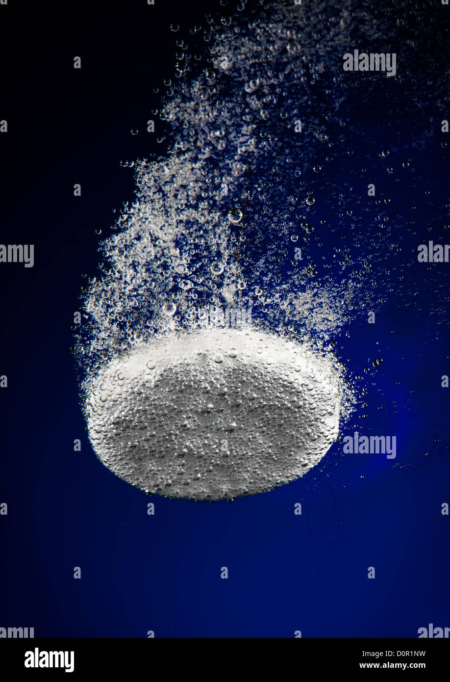 Effervescent tablet dissolving hi-res stock photography and images - Alamy