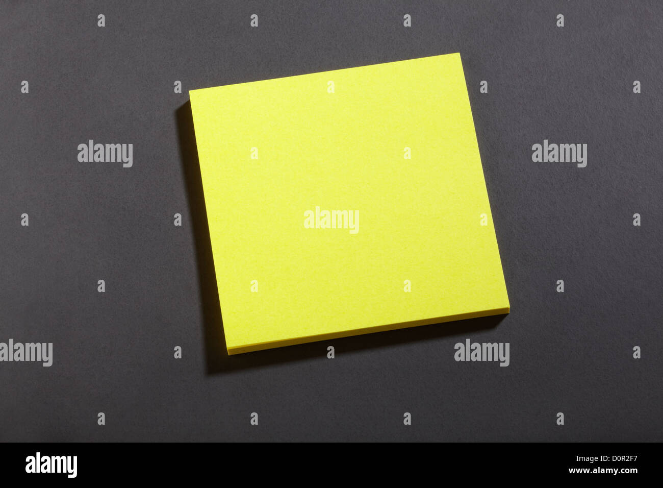 Yellow stick note paper hi-res stock photography and images - Alamy