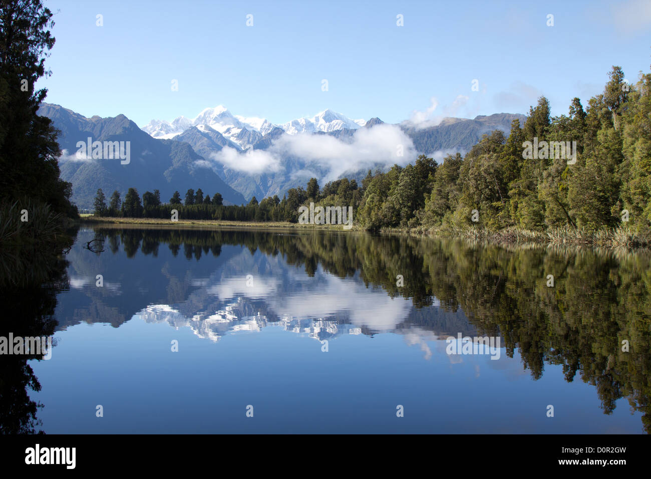 Lake matheson new zealand hi-res stock photography and images - Alamy
