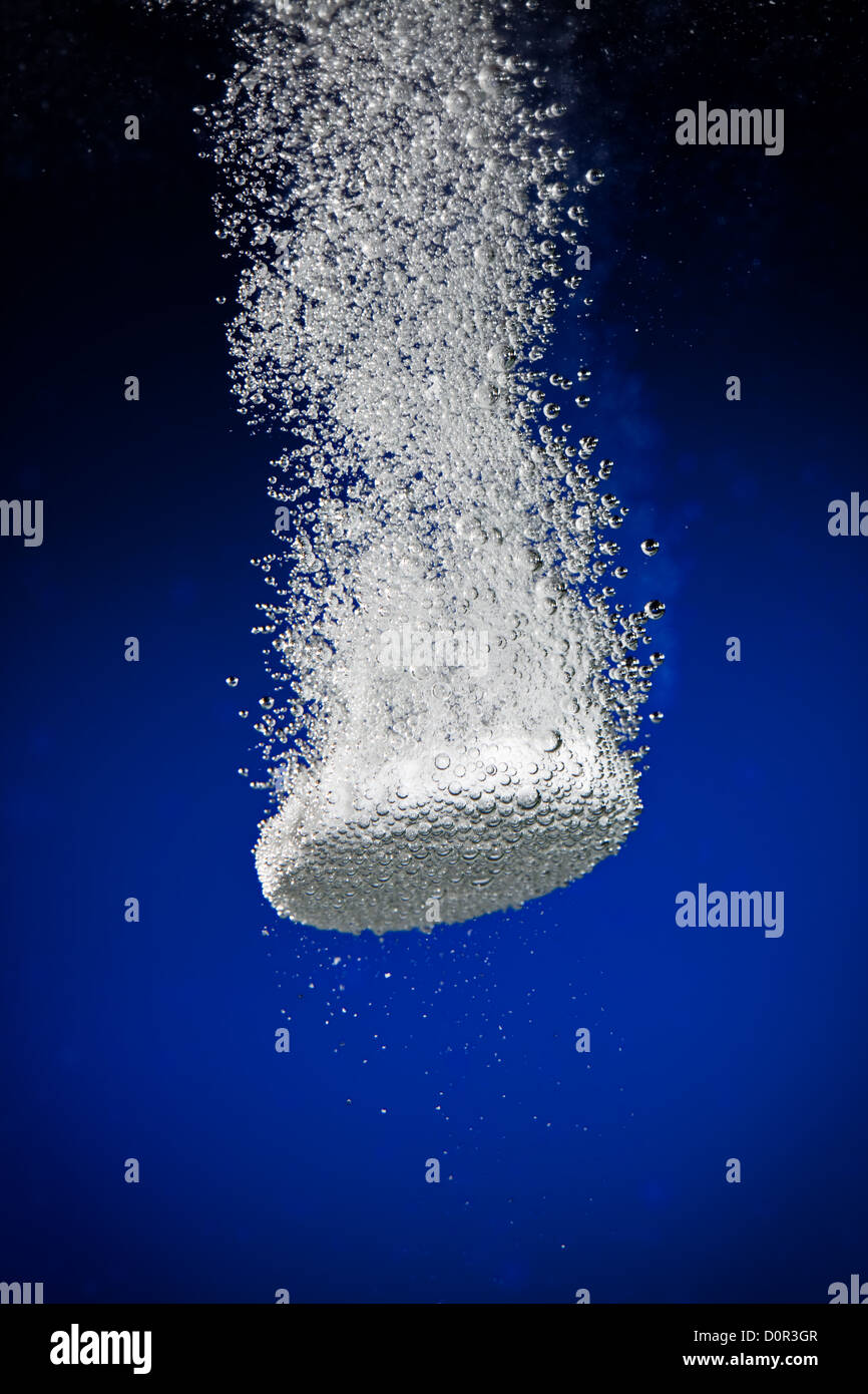 Effervescent tablet dissolving hi-res stock photography and images - Alamy
