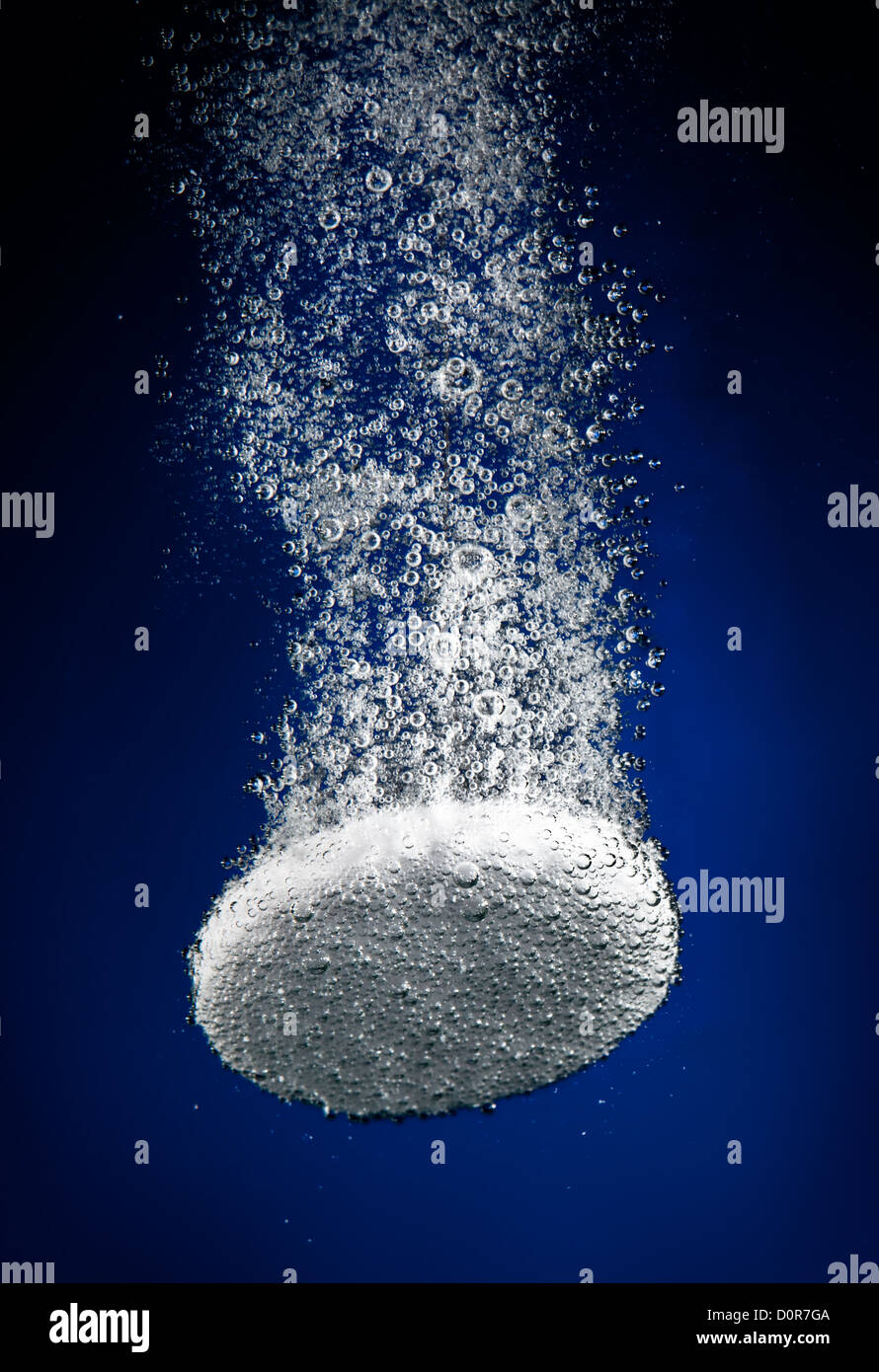 Effervescent aspirin hi-res stock photography and images - Alamy