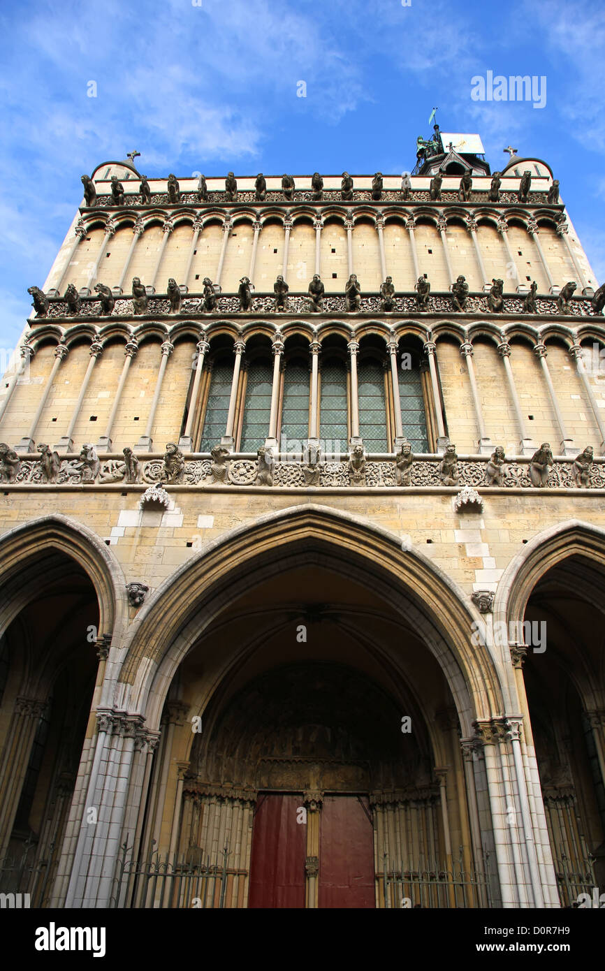 The church Notre-Dame de Dijon in Dijon, France, Europe Stock Photo - Alamy