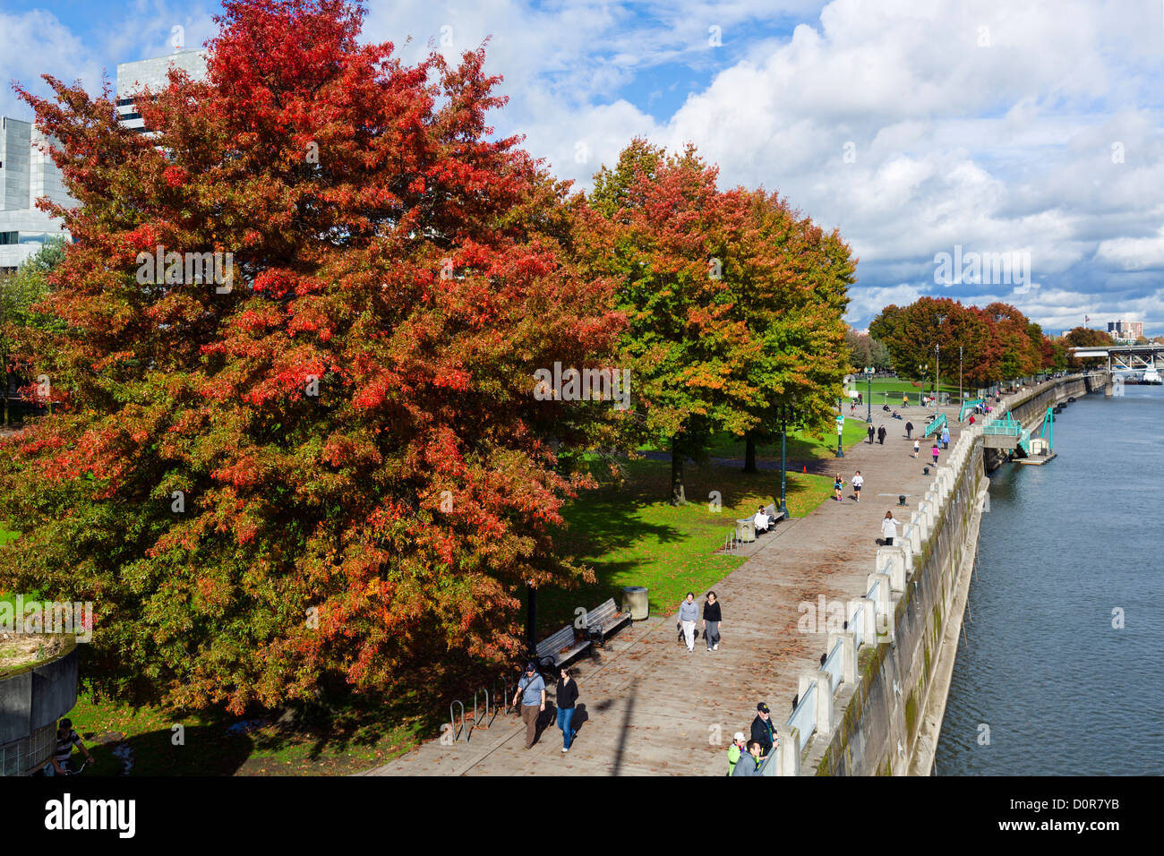 Portland waterfront walk hi-res stock photography and images - Alamy